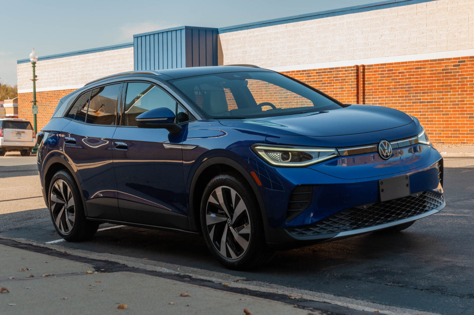 Tesla Model Y Long Range Dual Motor Price and Specifications ...