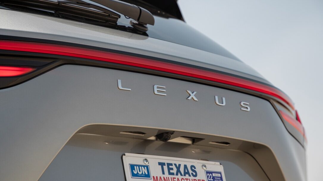 Tesla delivered nearly 1 million Electric Vehicles in 2021, with the Q4 ...