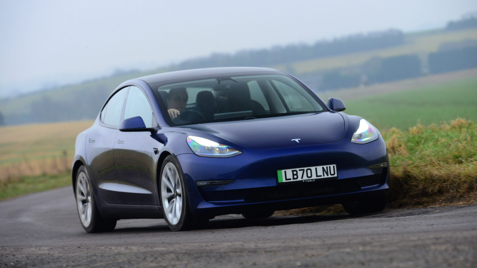 Tesla Cybertruck Price and Specifications [Infographic] - EVMagz