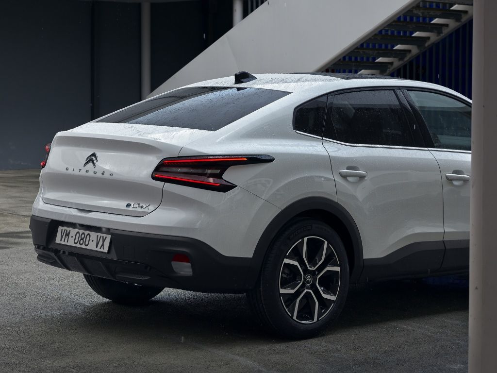 Citroen e-C4 X photos gallery - EVMagz
