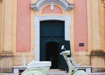 Vespa 50 Special-E Custom : beautiful retro scooter with electric ...