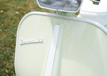 Vespa 50 Special-E Custom : beautiful retro scooter with electric ...