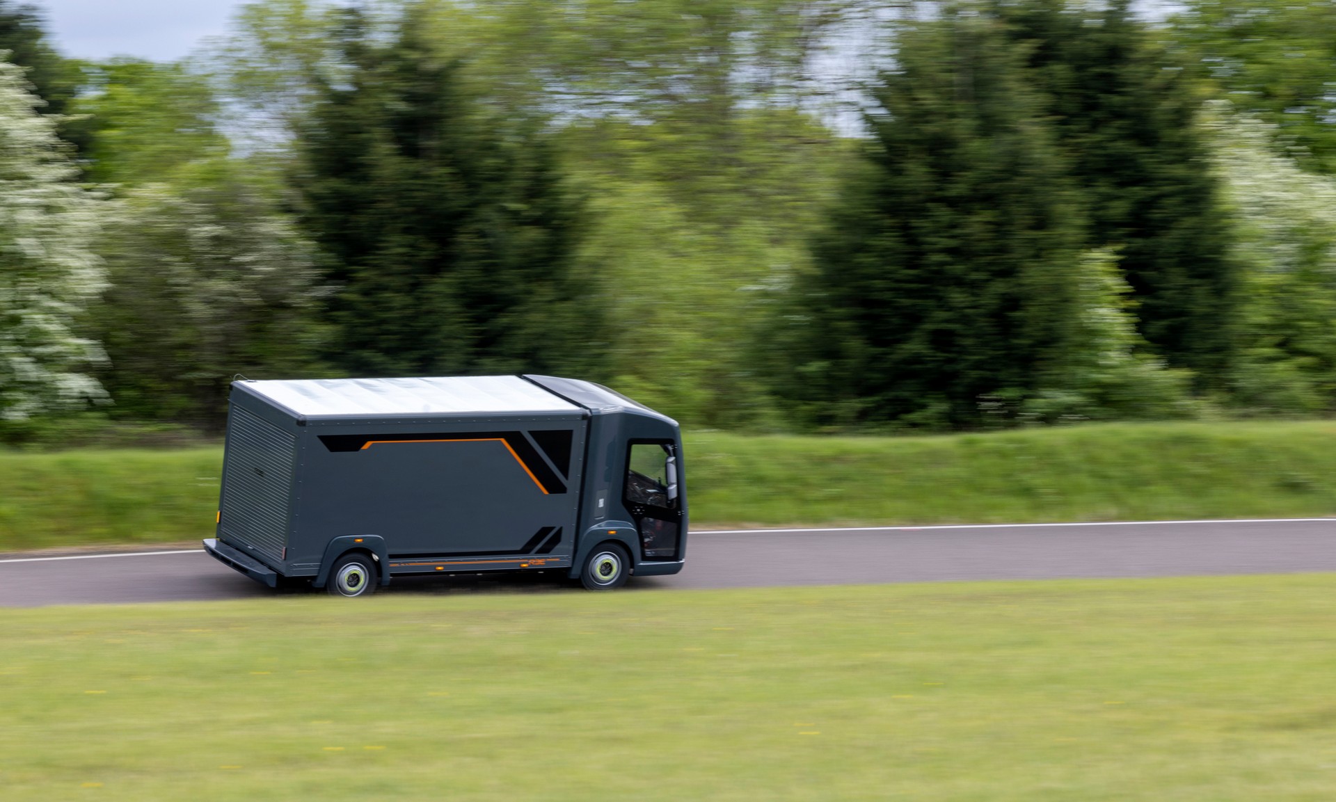 REE P7-B debuts as an electric box truck with 536 HP and 150-miles ...