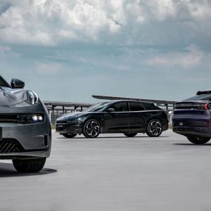 Zeekr 001 Sets new Guinness World Record with a drift at 129 MPH and ...