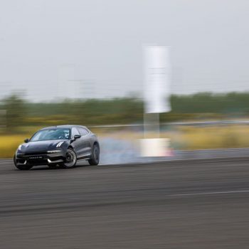 Zeekr 001 Sets new Guinness World Record with a drift at 129 MPH and ...