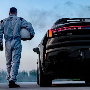 Zeekr 001 Sets new Guinness World Record with a drift at 129 MPH and ...