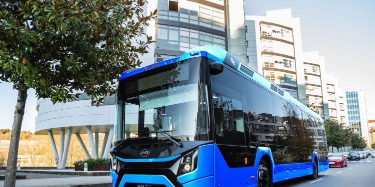 BYD and Castrosua launch cooperation to produce 12-metre electric buses ...