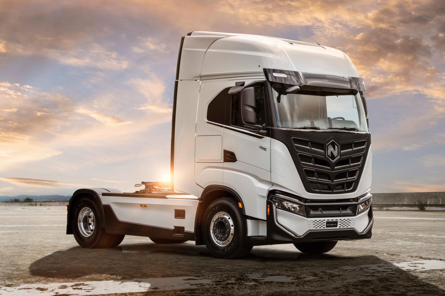 Nikola unveiled Tre BEV And FCEV trucks in Europe