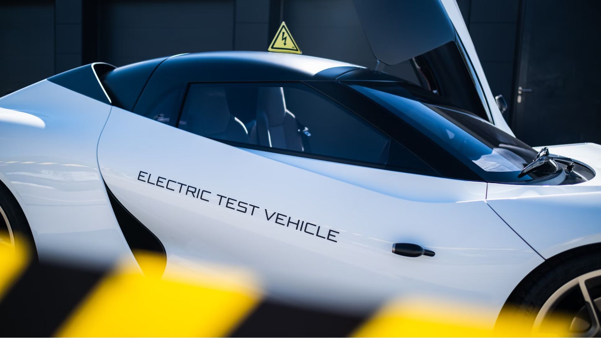 Apollo G2J electric sportscar prototype : preview for design and ...