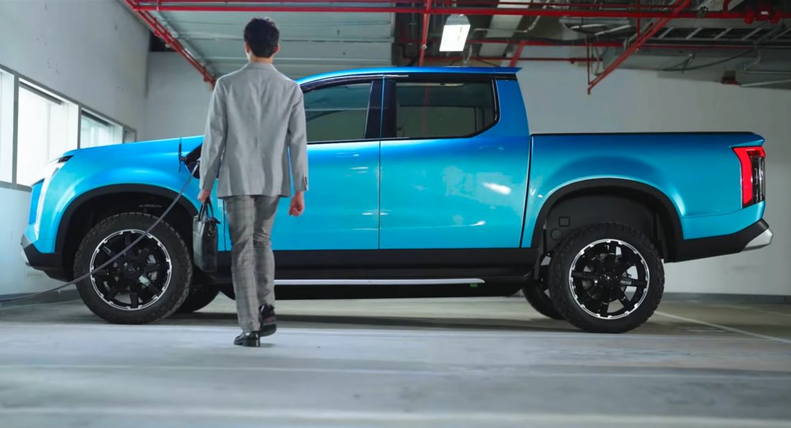 Foxconn Showcases First EV, Luxgen n7, Pre-orders Reach 5,000 Units ...