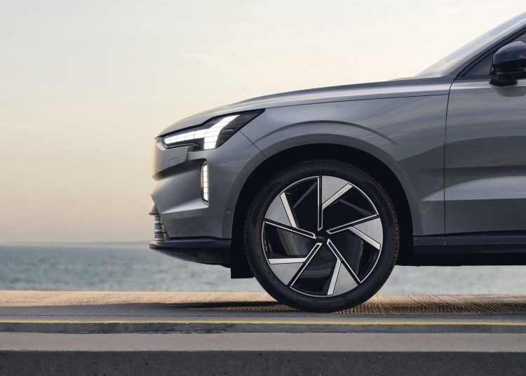 Volvo's All-Electric EX90 SUV Set for Q4 Production in South Carolina ...