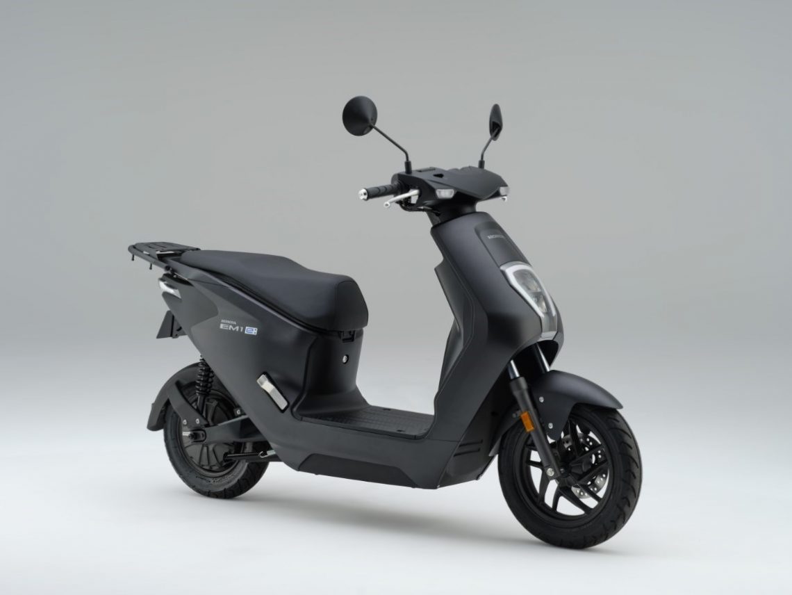 The Honda EM1 e: electric scooter will launch in Europe in mid-2023