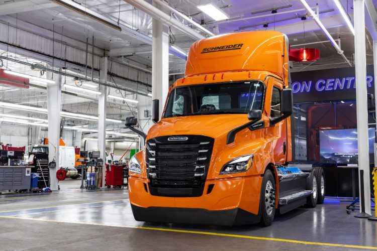 Schneider adding nearly 100 Class 8 battery-electric trucks to its fleet