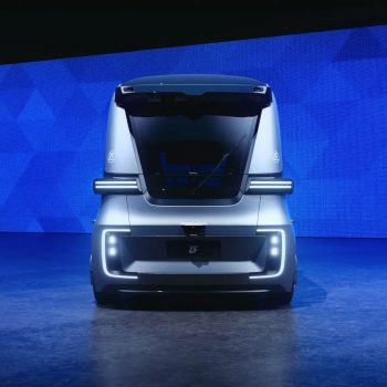 ZF Shows Its Autonomous Shuttle in Las Vegas With 80 Miles Range - EVMagz