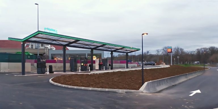 Germany’s First Public Wireless EV Charging Road Has Started - EVMagz