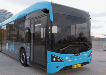 Volvo ECR25 electric excavator enters Asian market - EVMagz