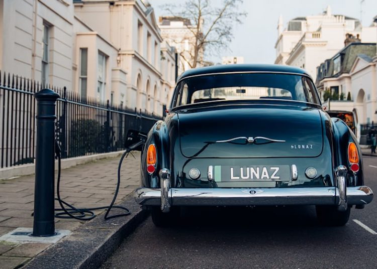 Lunaz Design Transforms Rare 1961 Bentley S2 Continental into a Zero ...