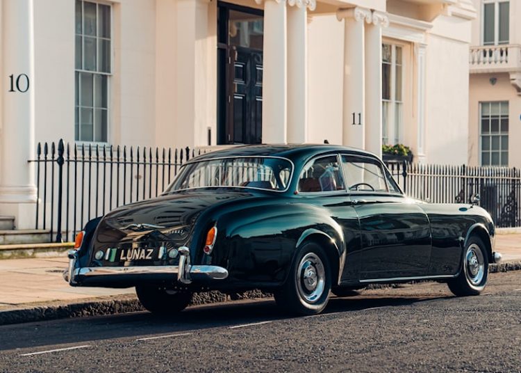 Lunaz Design Transforms Rare 1961 Bentley S2 Continental into a Zero ...