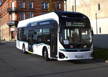 Mercedes-Benz eCitaro electric bus gets hydrogen-based fuel cell as ...