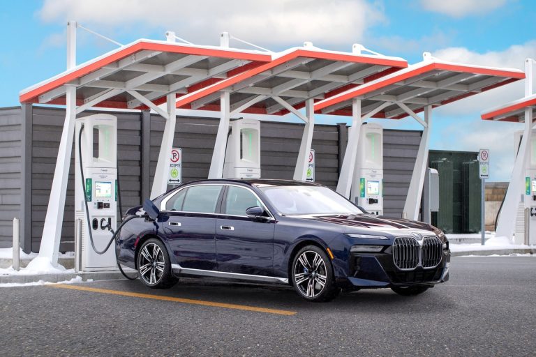 BMW manufactures its Next-Gen Electric Vehicles in Virtual Factory ...