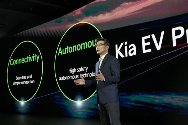 Kia Motors Outlines Autonomous Driving Plans for Future Mobility at ...