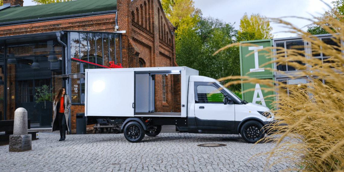 Ford's F-150 Lightning Pickup Truck Introduces AI-Based Pro Trailer ...