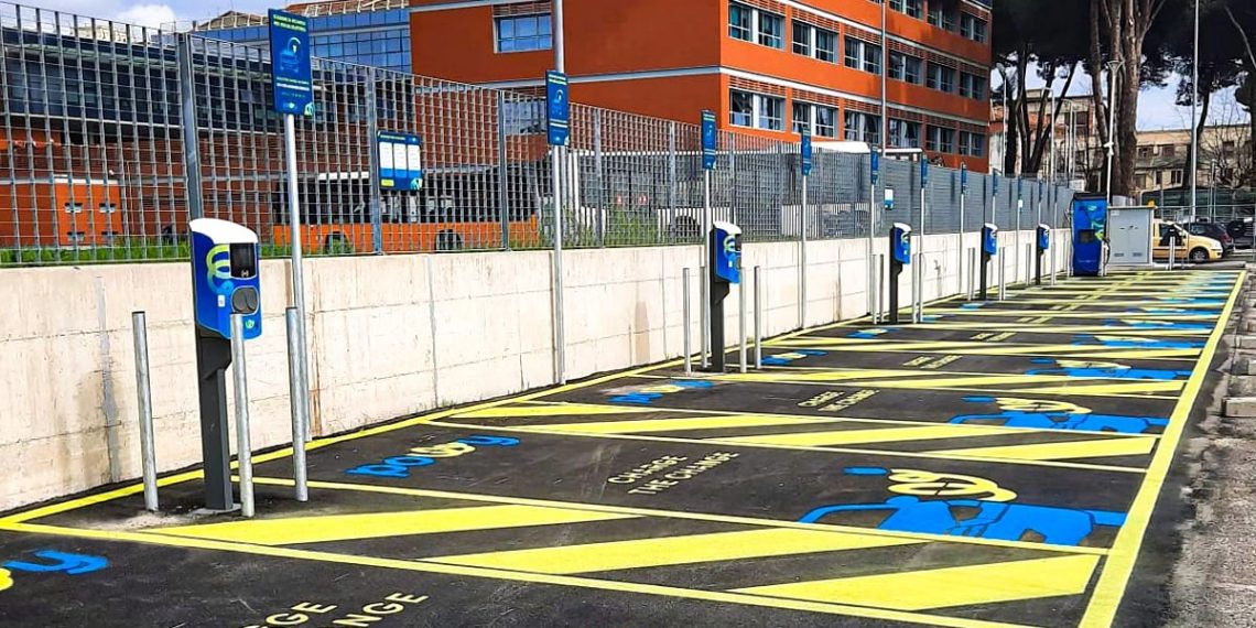 Volkswagen and Shell Launch Battery-Boosted Charging Station for ...