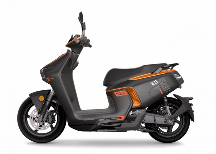 CSC ES5 Electric Scooter Challenges Competition with Superior ...