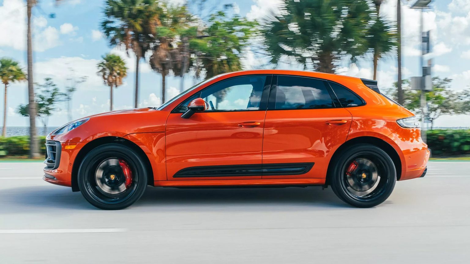 Porsche Reconsiders Fully Electric Macan, Extends Support for ICE Models