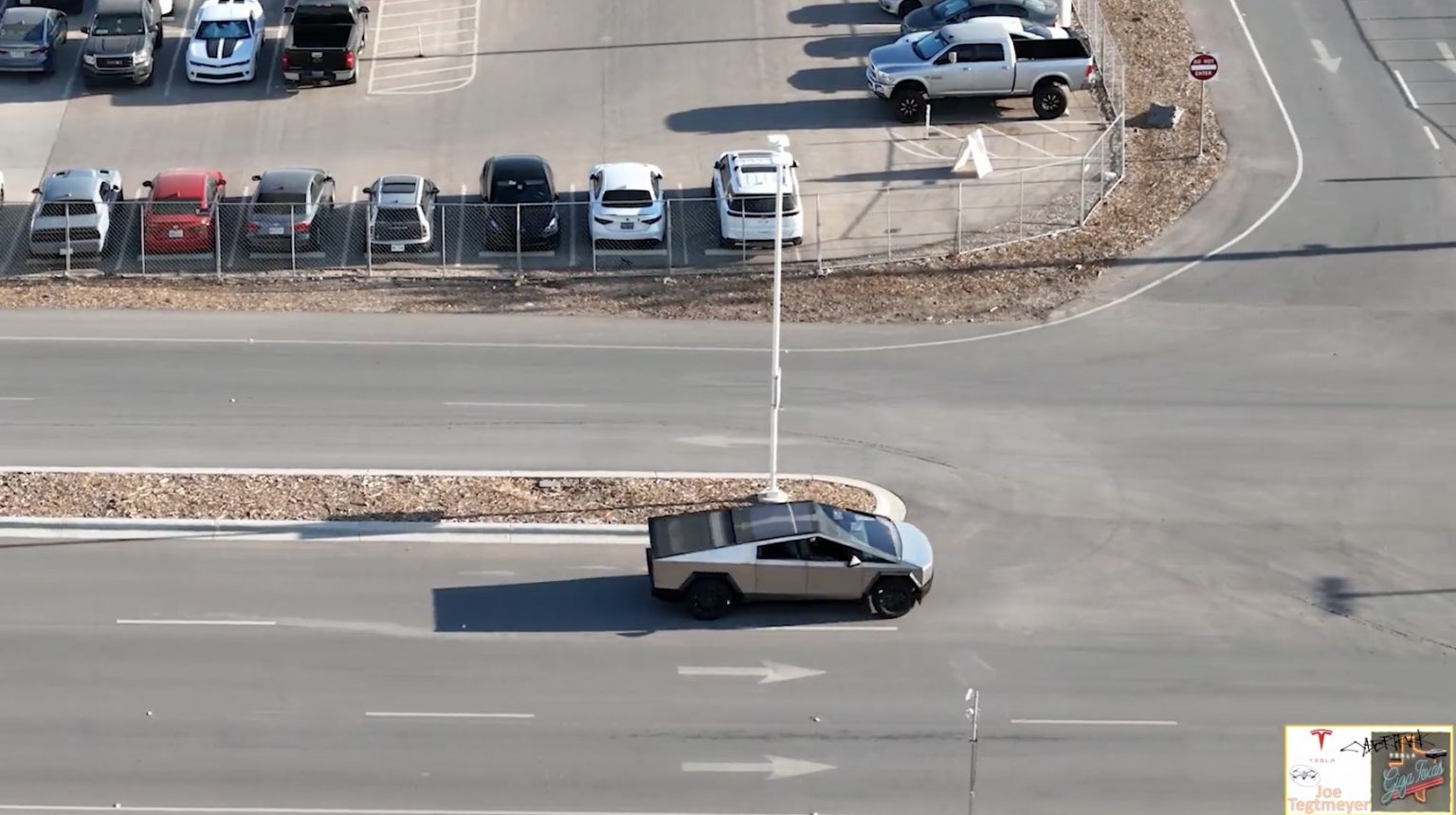 Impressive Turning Radius of Tesla Cybertruck Draws Attention: A Closer ...