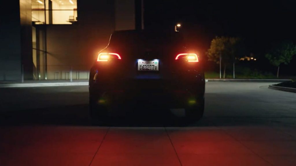 Tesla Introduces Automatic Hazard Lights in Latest Software Update