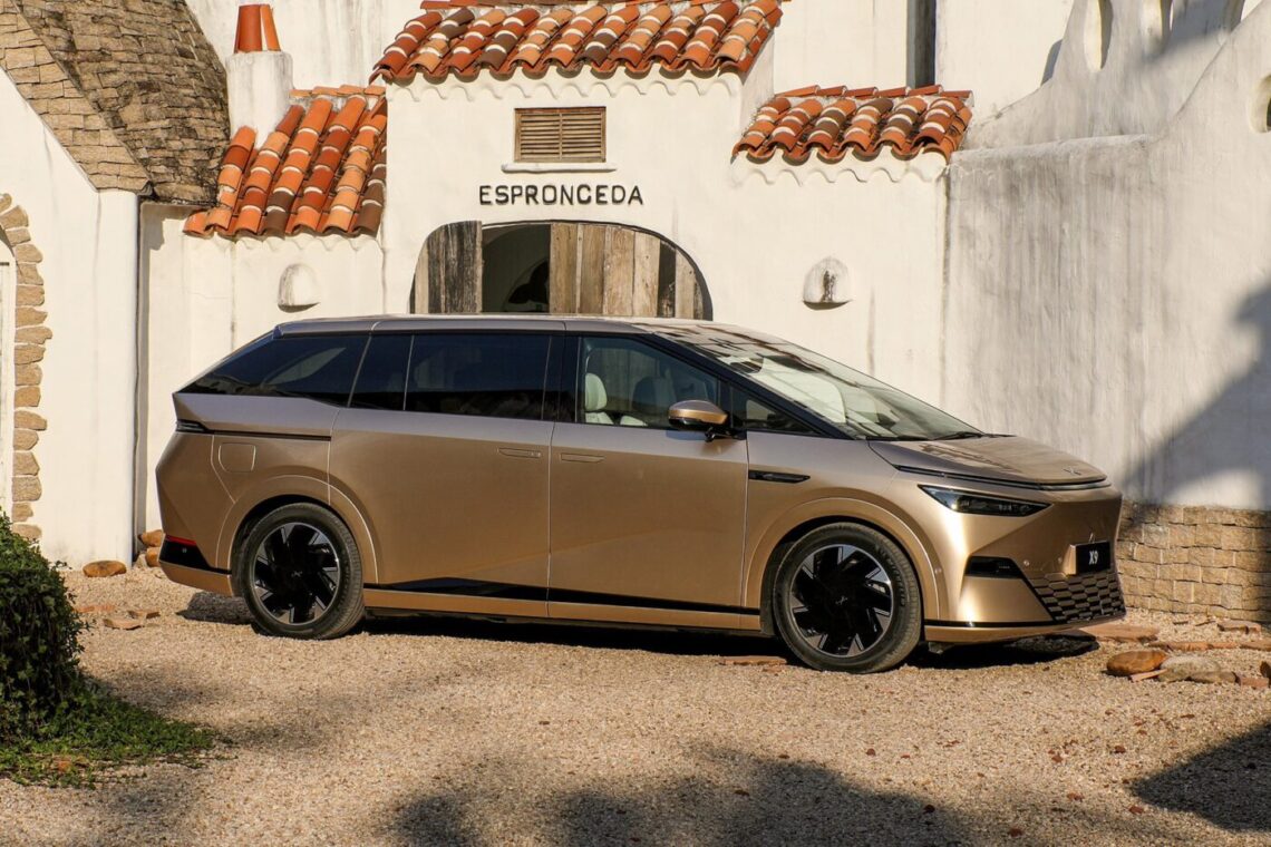 Xpeng's Upcoming X9 MPV Gathers Over 30,000 Pre-Orders Ahead of January ...