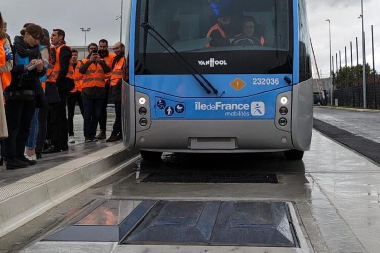 Dinobus Introduces Emission-Free Airport Transport Solutions - EVMagz