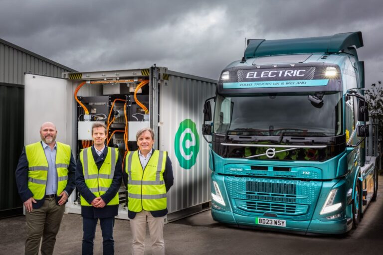 Renault and XPO Logistics Strike Deal for 165 Electric Lorries to ...