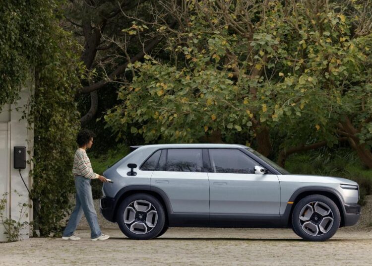 Surprise Debut: Rivian Unveils R3 Electric Crossover After R2 Reveal ...