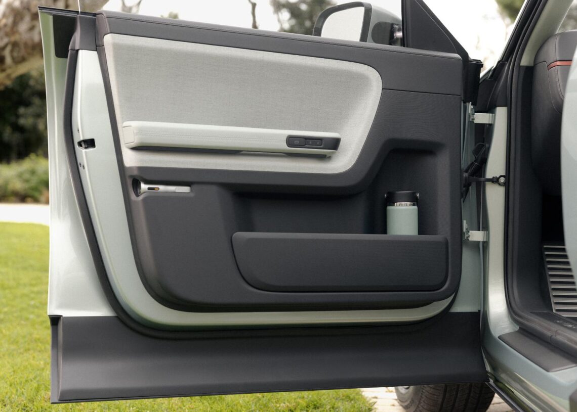 Surprise Debut: Rivian Unveils R3 Electric Crossover After R2 Reveal ...