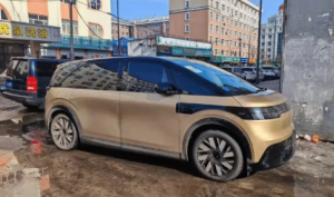 Camouflaged Zeekr MIX Electric MPV Spotted in China