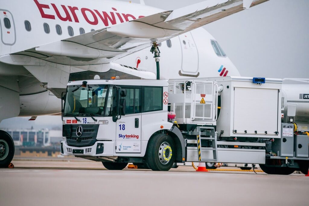 Team Global Express Leads Australia with Largest Electric Logistics ...