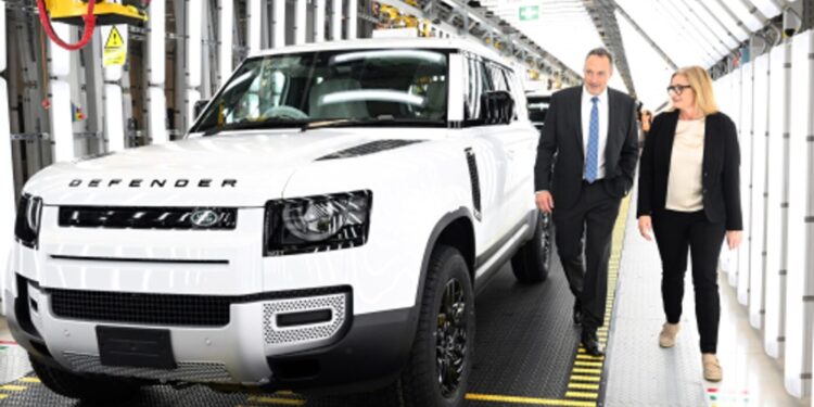 Jaguar Land Rover Seeks 250 Engineers for Next-Generation Electric ...