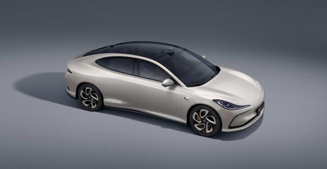 IM Motors Unveils IM L6 Electric Sedan with Solid-State Battery ...