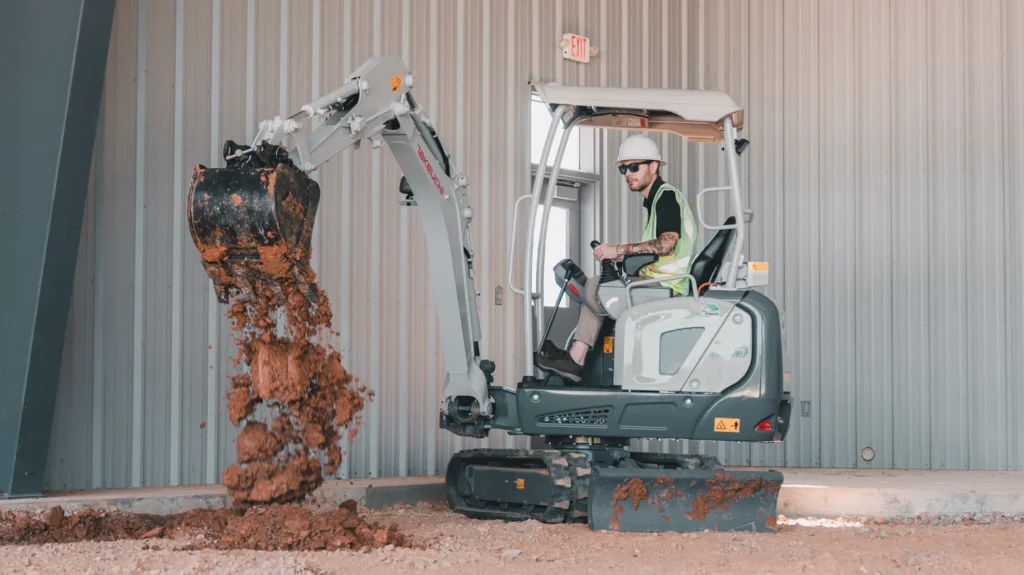 Semco Introduces Takeuchi TB20e: Australia's First Battery-Powered ...