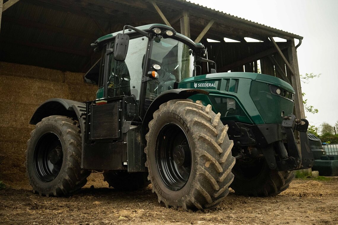 Semco Introduces Takeuchi TB20e: Australia's First Battery-Powered ...