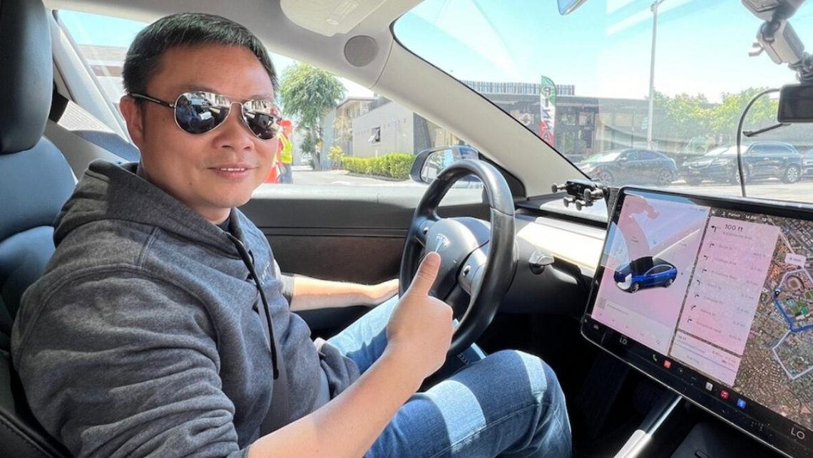 Xpeng CEO He Xiaopeng Impressed by Tesla's Full Self-Driving Software