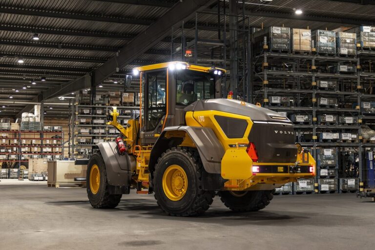 Hyundai and Plus Unveil First Self-Driving Hydrogen Fuel Cell Truck in ...