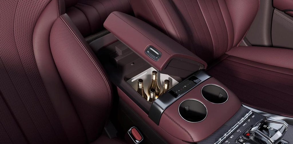 Denza Unveils Interior Details of Z9GT Luxury Sedan Ahead of Year-End ...
