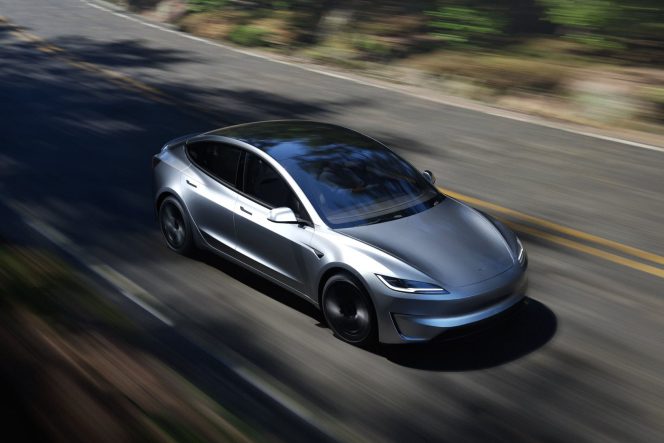 Tesla Adds Quicksilver Paint Option for Model 3 in the UK