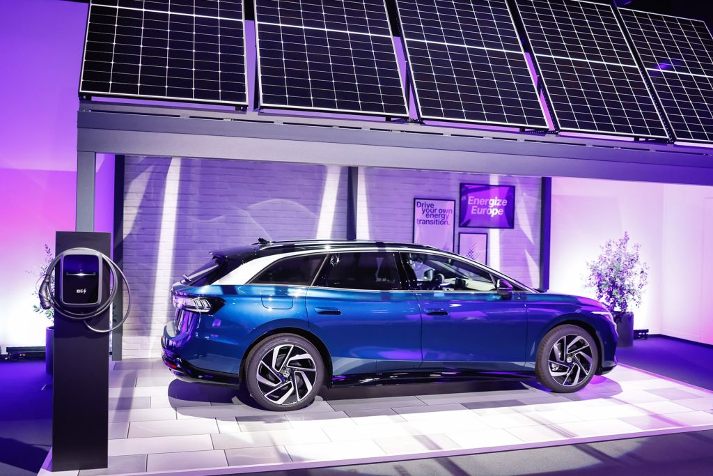 Toshiba, Rinko Bus, and Drive Electro Collaborate on 10-Minute Super ...