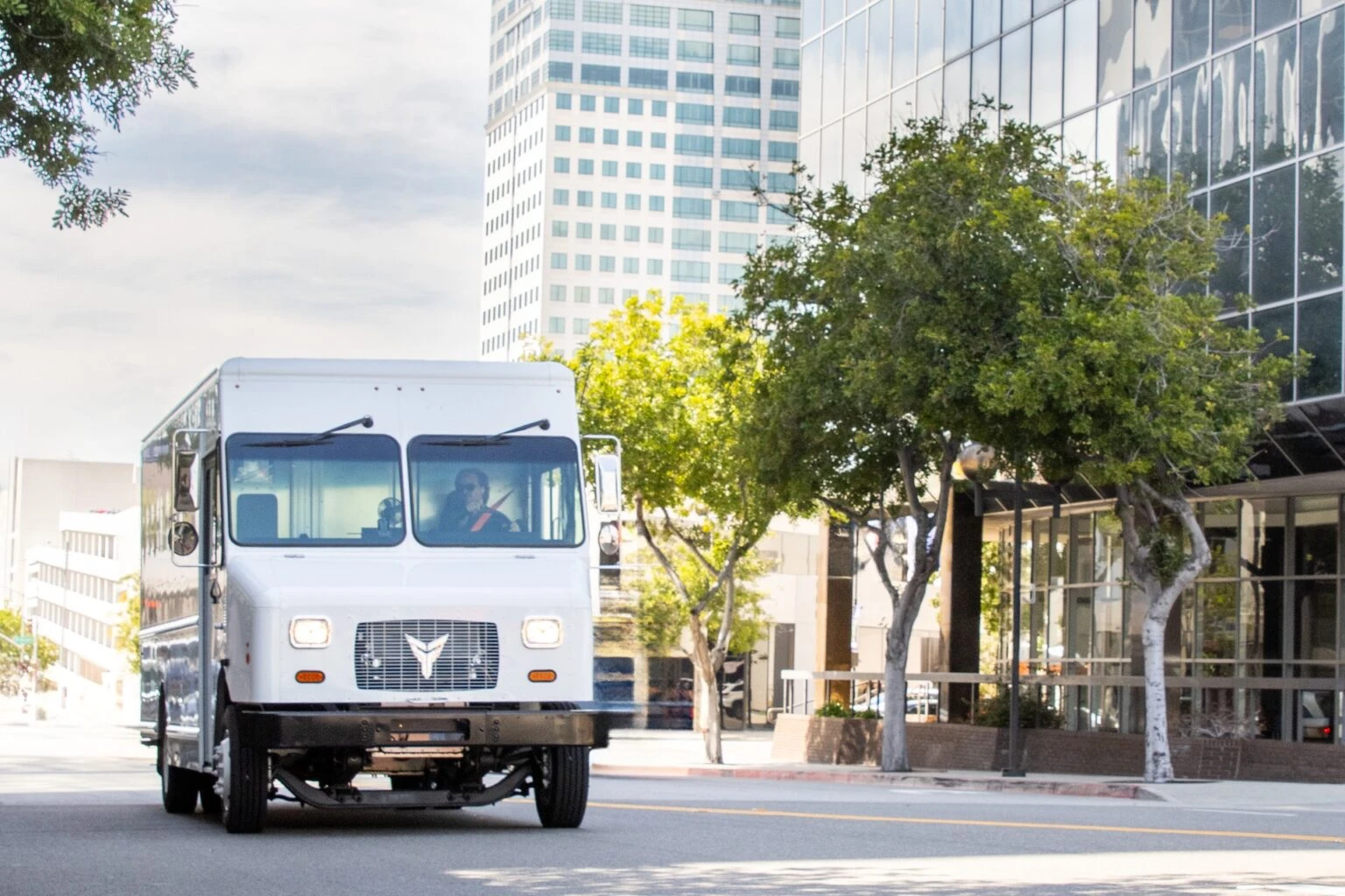 Xos Introduces 2025 Xos SV Stepvan with Expanded Wheelbase Options