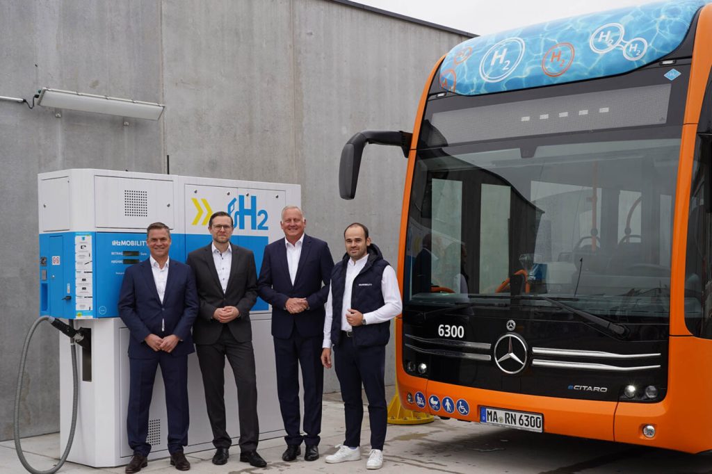 Daimler Buses and H2 Mobility Partner to Expand Hydrogen Refuelling ...