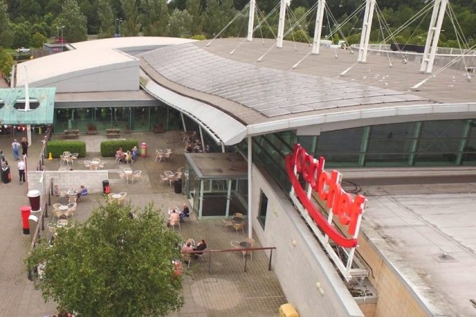 Macquarie to Build 650 Fast-Charging Stations at Roadchef Service ...